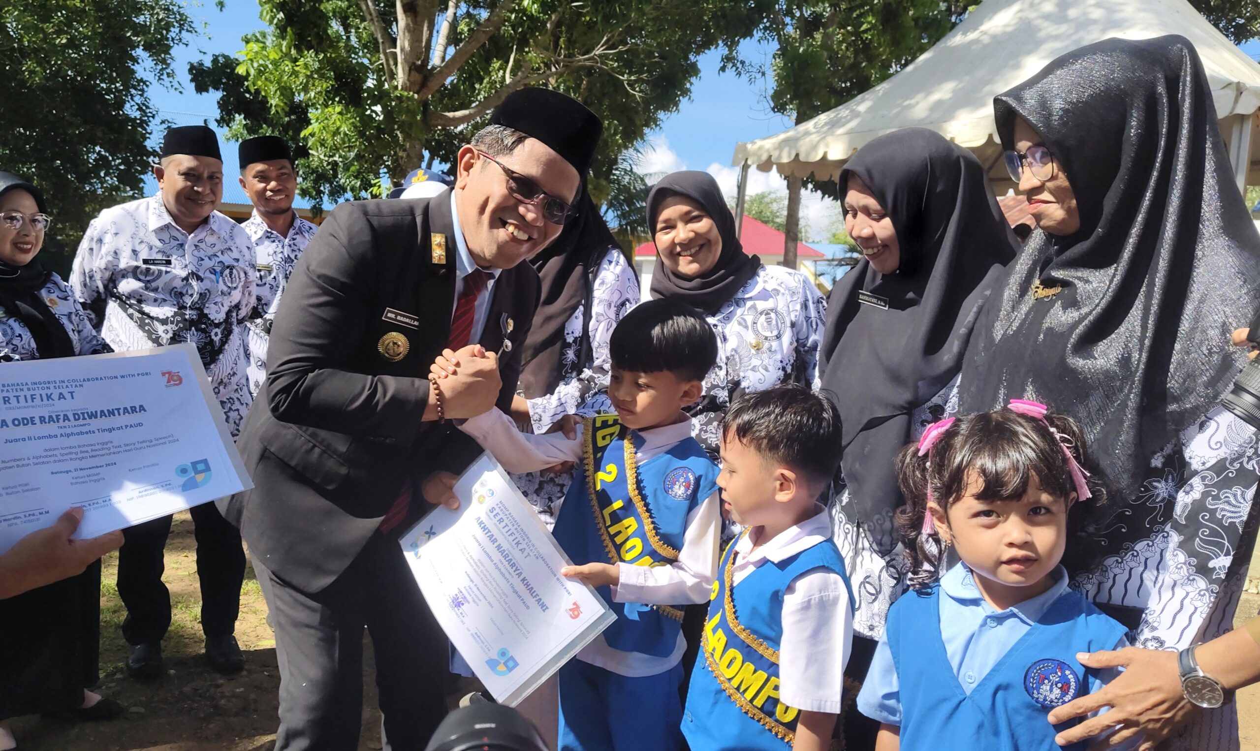 Momentum Hari Guru Nasional dan HUT PGRI ke 79 di Bumi Gajah Mada ...